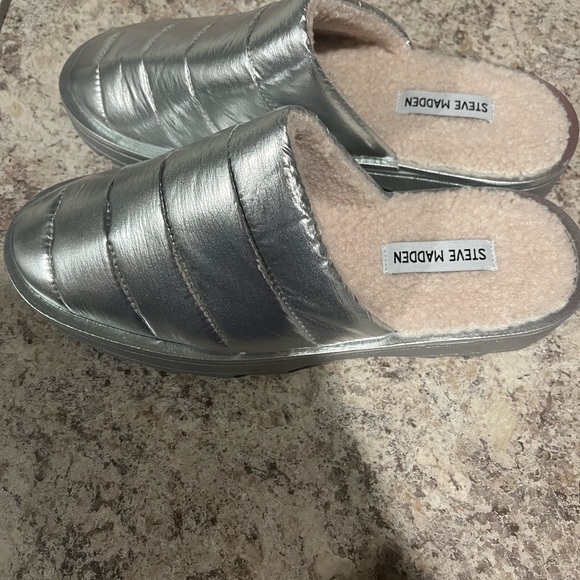 Steve Madden | Shoes | Steve Madden Puffer Slides | Poshmark